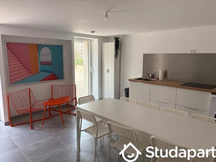 Appartement à louer - Vaux de Rome, Villejuif - 1 pièce - 9 chambres