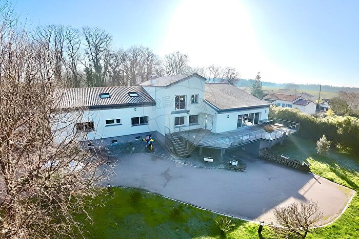 Maison à vendre - Breuillet - 11 pièces - 8 chambres