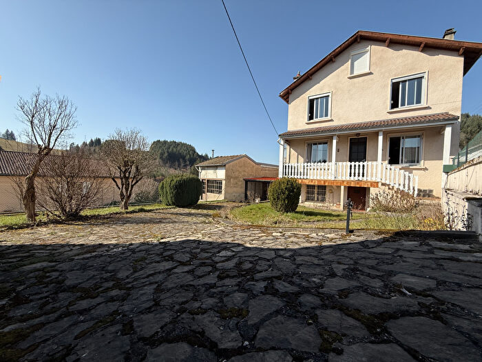 Maison à vendre - La Monnerie-le-Montel - 5 pièces - 2 chambres