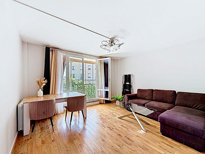 Neauphle-le-Château : Appartement 3 pièces à vendre