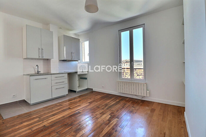 Saint-Ouen, Centre-ville : Appartement 3 pièces à vendre