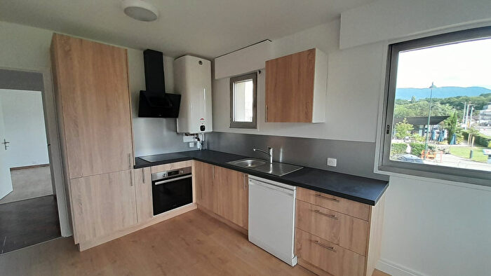 Appartement à louer - Thonon-les-Bains, Ouest - 4 pièces - 3 chambres