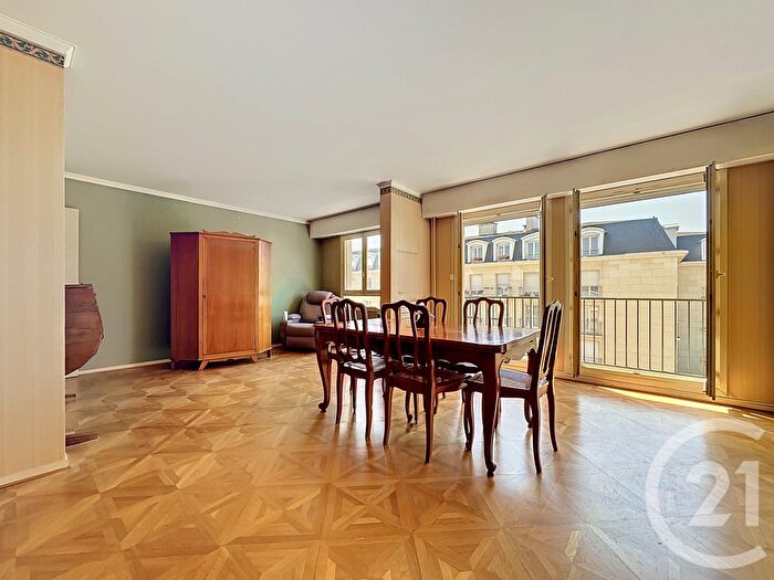 Versailles, Chantiers : Appartement 5 pièces à vendre