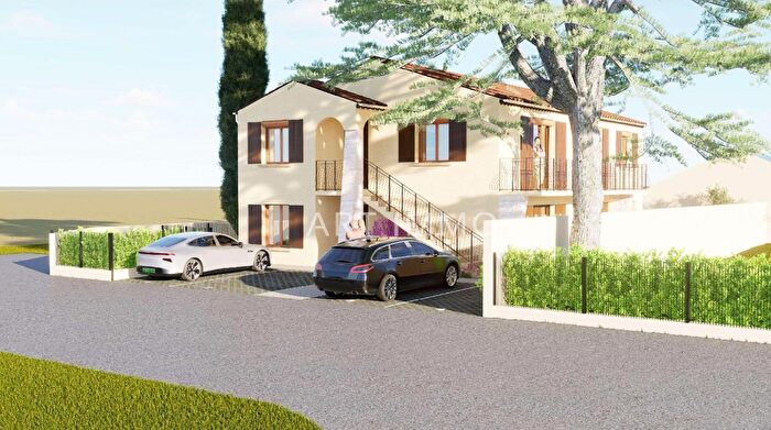 Appartement à vendre - LIsle-sur-la-Sorgue, Centre-ville - 4 pièces - 3 chambres