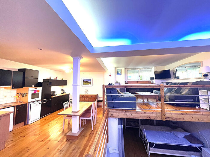 Appartement à vendre - Bagnères-de-Luchon - 3 pièces - 1 chambre