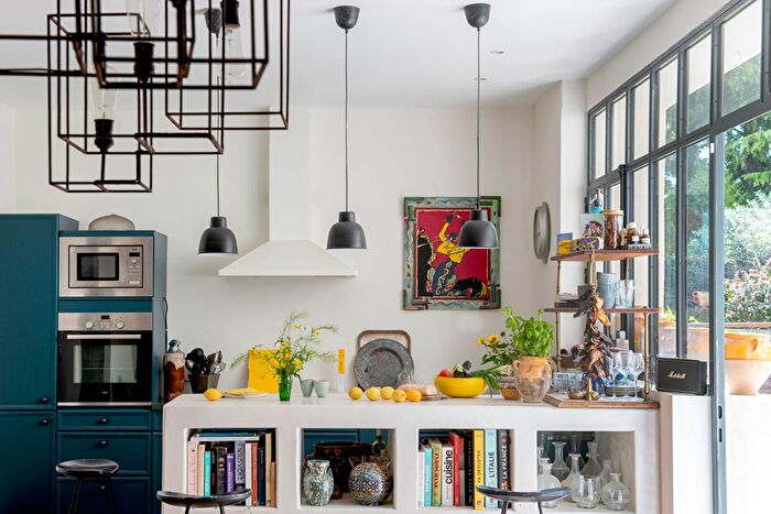 Maison à vendre - Arles, Centre-ville - 5 pièces - 3 chambres