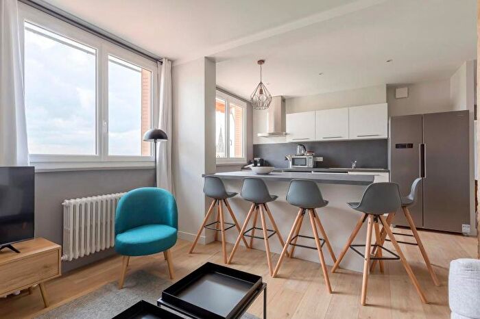 Appartement à louer - Lyon e , Monchat - 4 pièces - 3 chambres