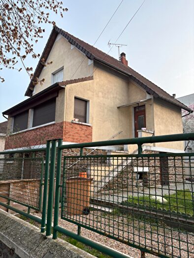 Maison à louer - Livry-Gargan, Centre-ville - 5 pièces - 3 chambres