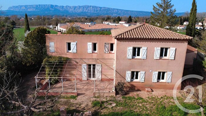 Maison à vendre - Trets - 6 pièces - 5 chambres