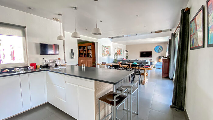 Maison à vendre - Ustaritz - 7 pièces - 4 chambres