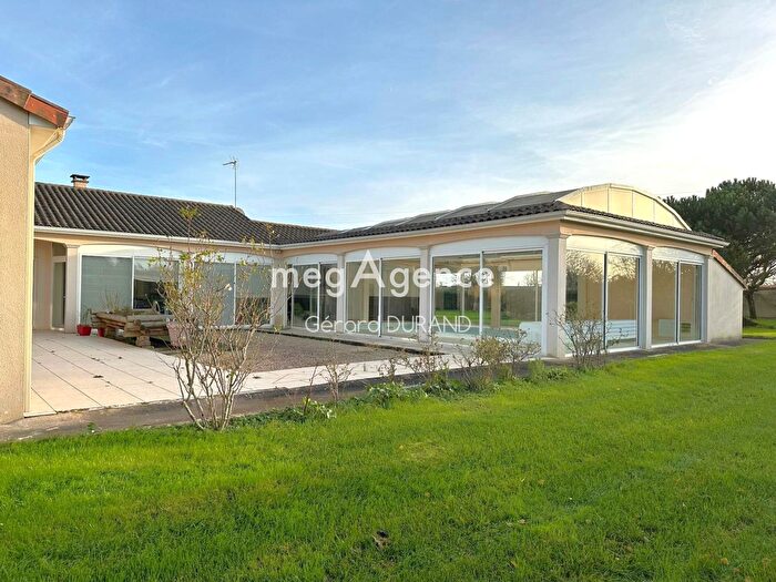 Maison à vendre - Pleumartin - 7 pièces - 3 chambres