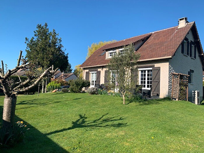 Maison à vendre - Civry-la-Forêt - 6 pièces - 5 chambres