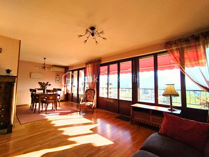 Appartement à vendre - Échirolles, Bayard, La Luire, Vicose, Comboire - 5 pièces - 3 chambres