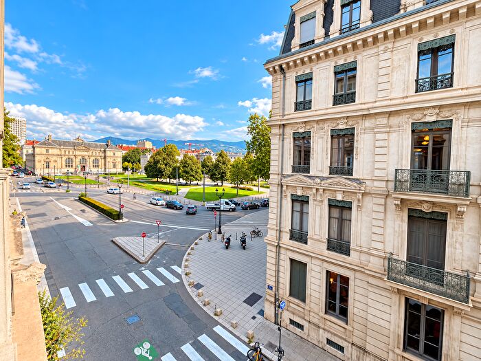 Appartement 5 pièces à Grenoble, Centre-ville, à vendre