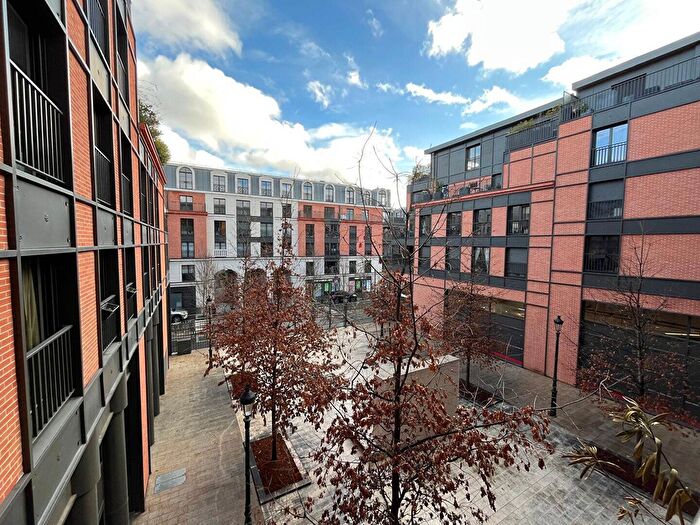 Appartement à louer - Pressensé-Rives de Seine, Puteaux - 2 pièces - 1 chambre