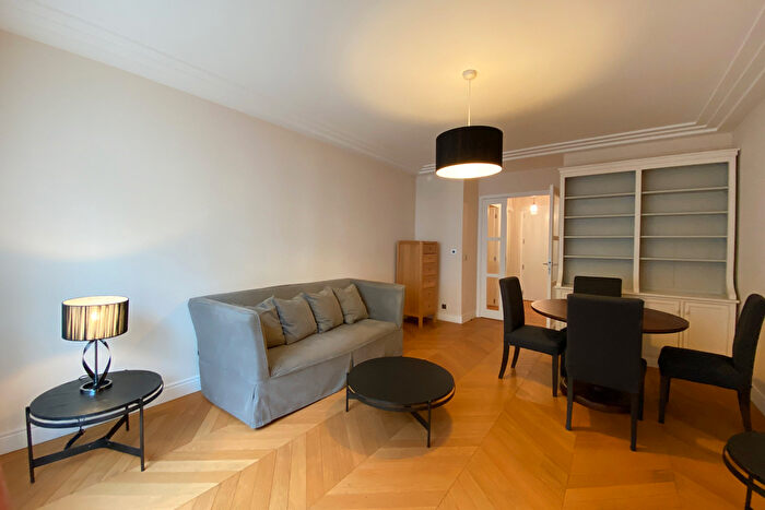 Appartement à louer - Paris e , Breteuil - 2 pièces - 1 chambre