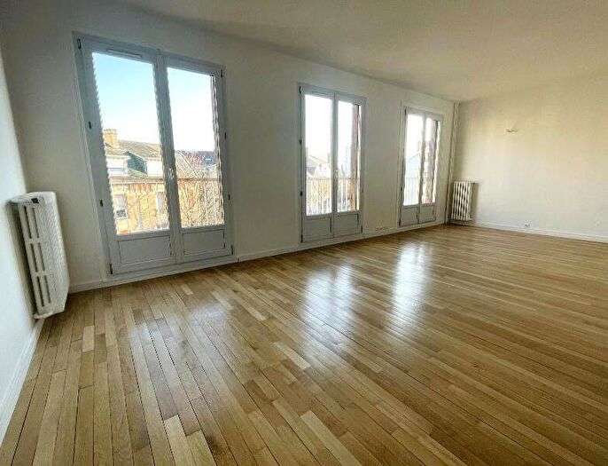 Chemin Vert-Europe, Reims : Appartement 4 pièces à louer