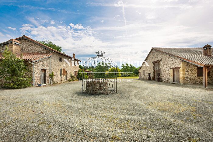 Maison 10 pièces à vendre à Exideuil