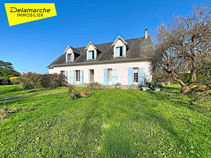 Maison à vendre - Jullouville - 10 pièces - 8 chambres