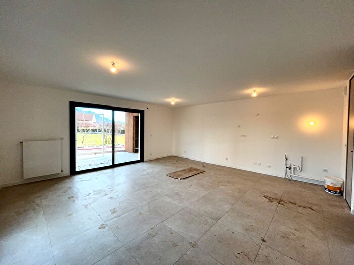 Appartement à vendre - Vétraz-Monthoux - 5 pièces - 4 chambres