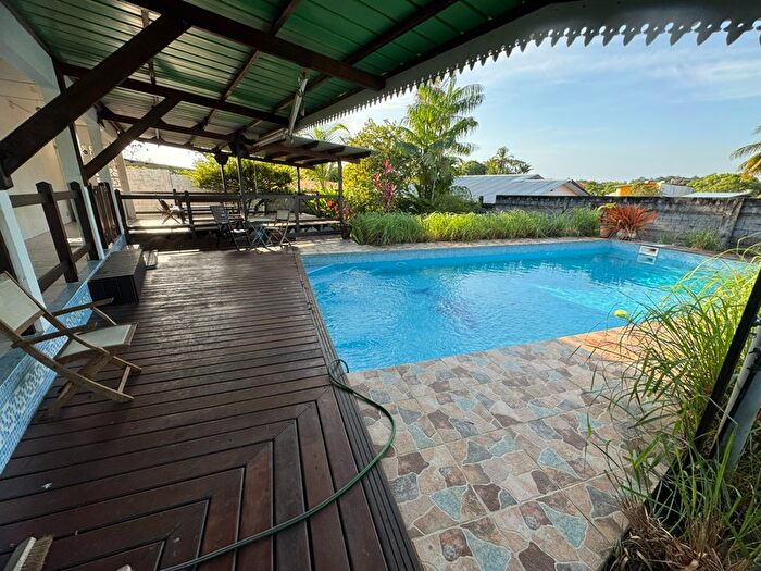 Maison à vendre - Matoury - 5 pièces - 3 chambres