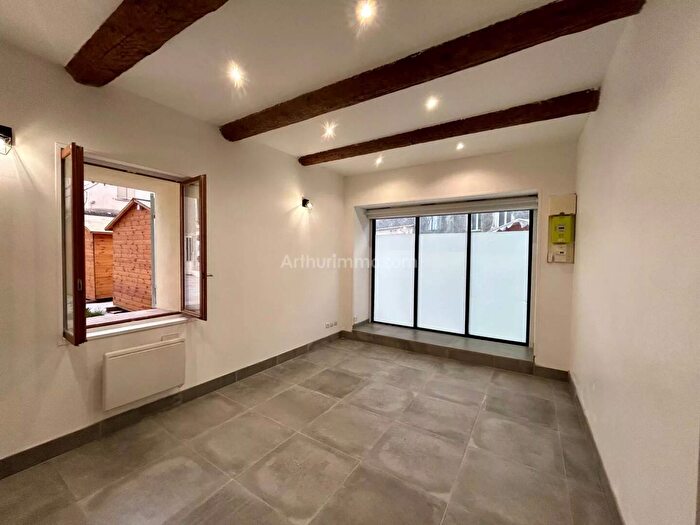 Appartement à louer - Peripherie, Saint-Mitre-les-Remparts - 1 pièce