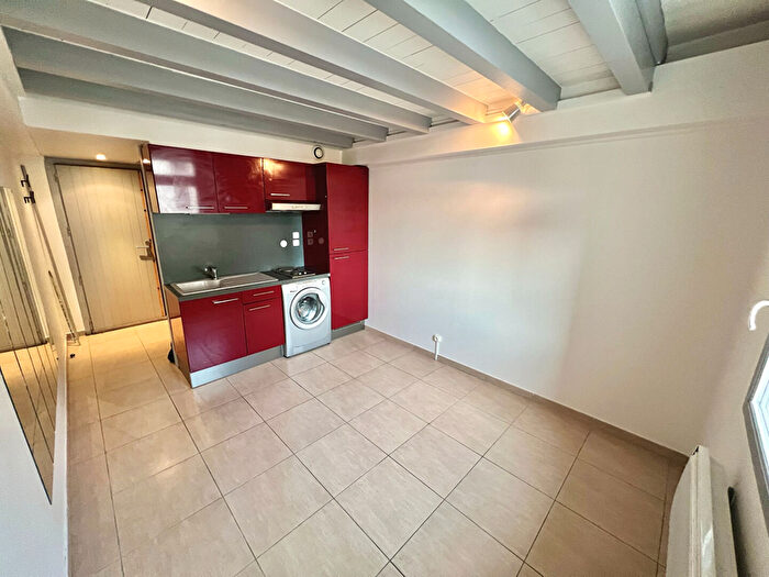 Appartement à louer - Aix-en-Provence, Pont de lArc - 2 pièces - 1 chambre
