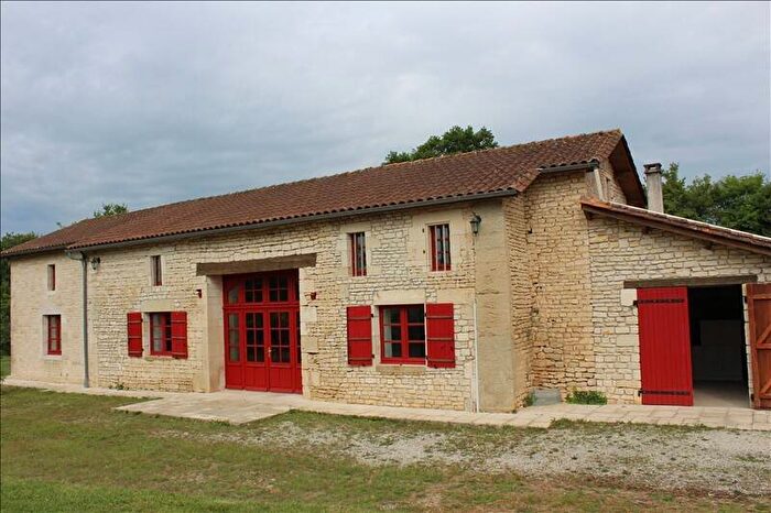 Ruffec : Maison 4 pièces à louer