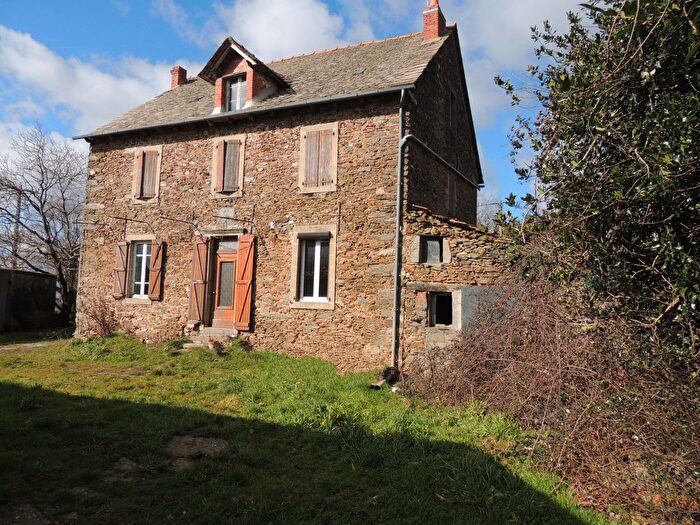 Maison à vendre - Rieupeyroux - 7 pièces - 5 chambres