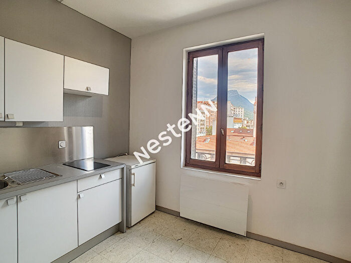Appartement à louer - Grenoble, Eaux-Claires, Mistral - 2 pièces - 1 chambre