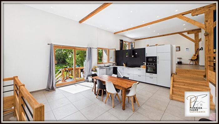 Maison à vendre - Villar-Saint-Pancrace - 8 pièces - 5 chambres