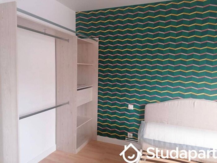 Appartement à louer - Rive Gauche-La Madeleine, Épinal - 1 pièce - 4 chambres