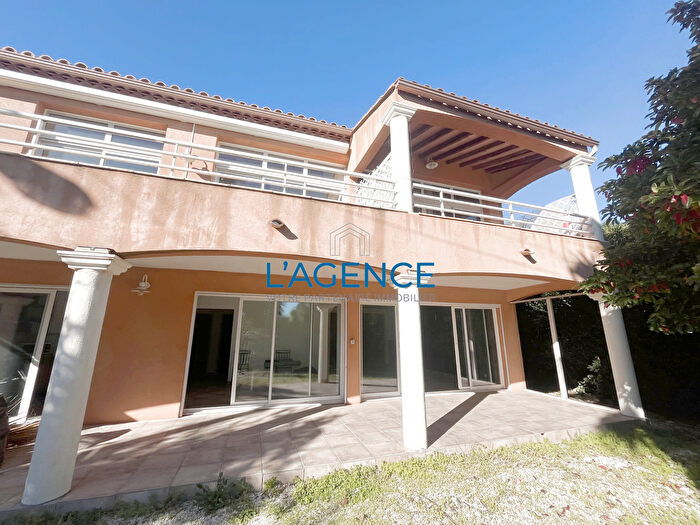Maison à vendre - Hyères, Ayguade, Salins - 6 pièces - 5 chambres