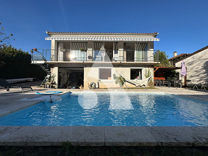 Maison à vendre - Figeac - 6 pièces - 4 chambres