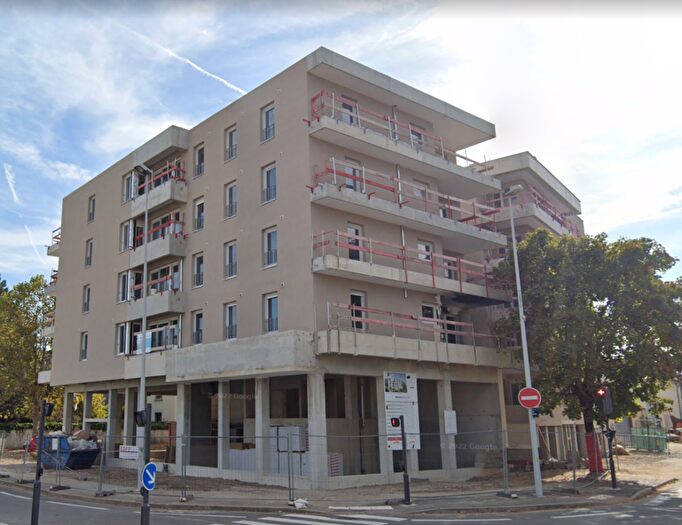 Échirolles, Village, La Commanderie : Appartement 3 pièces à louer