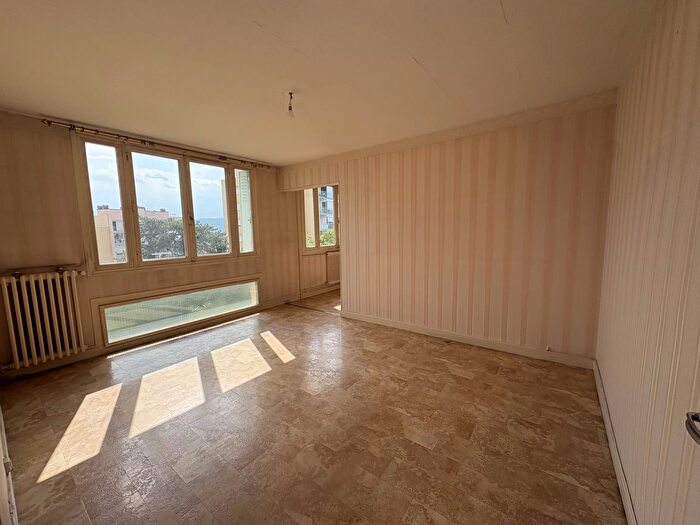 Saint-Étienne, La Terrasse, Bel Air, Bergson, Carnot : Appartement 4 pièces à vendre