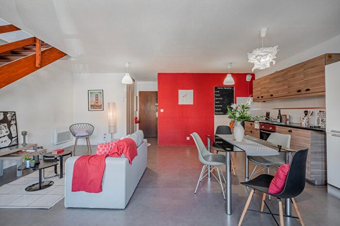 Voiron, Centre-ville, Gare : Appartement 4 pièces à vendre