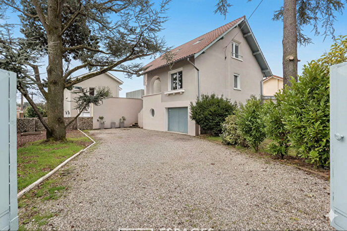 Maison à vendre - Sainte-Foy-lès-Lyon, La Plaine, Chantegrillet - 8 pièces - 4 chambres