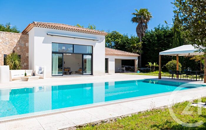 Maison à vendre - Roquefort-les-Pins - 6 pièces - 5 chambres