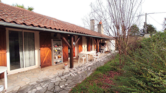 Maison à vendre - Colombiers - 5 pièces - 3 chambres