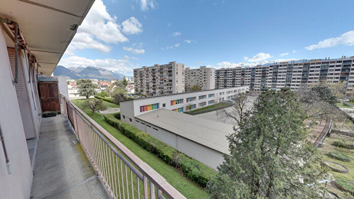 Appartement à vendre - Échirolles, Bayard, La Luire, Vicose, Comboire - 2 pièces - 1 chambre