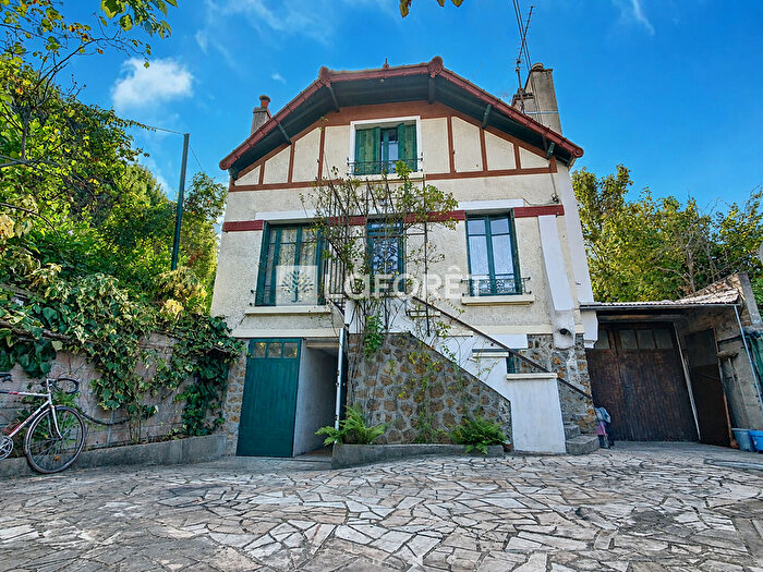 Vitry-sur-Seine, Plateau : Maison 8 pièces à vendre