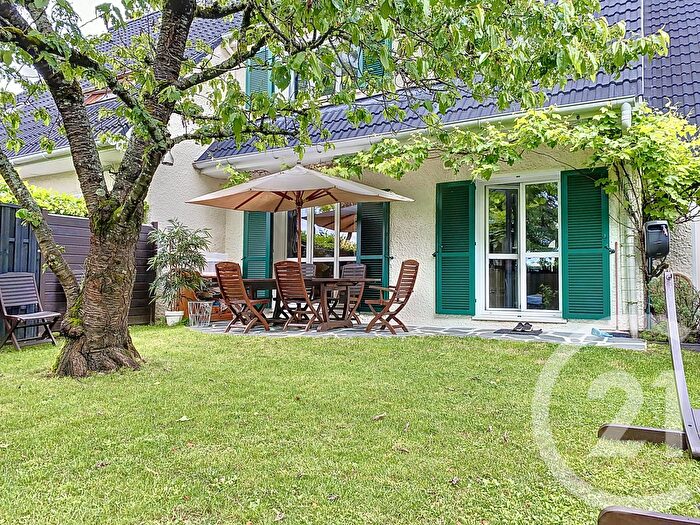 Maison à louer - Champs-sur-Marne, Le Luzard, Picasso - 5 pièces - 3 chambres