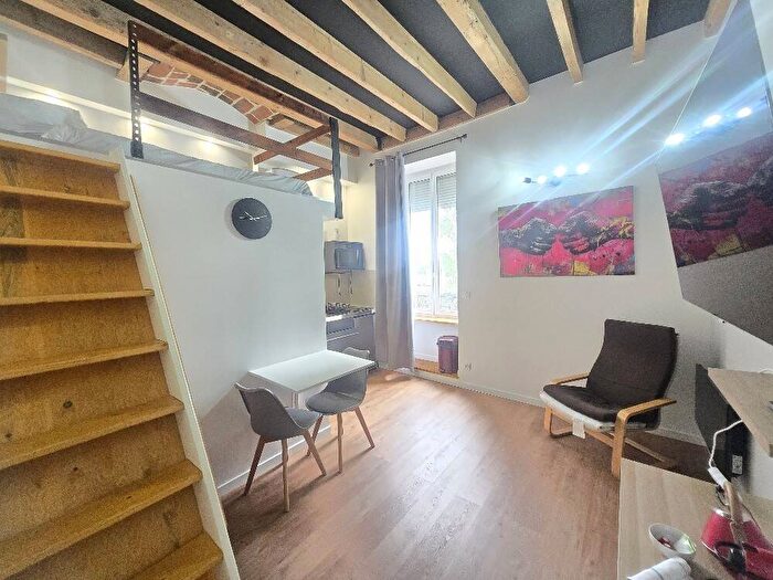 Appartement 1 pièce à louer à Claveliere-Malletiere, Oullins-Pierre-Bénite