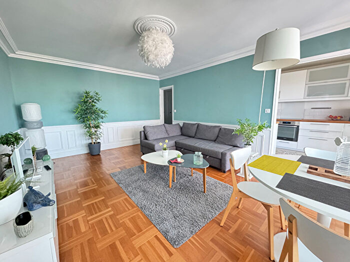 Appartement 4 pièces à Quartiers Ouest, Bourg lEvesque, à louer