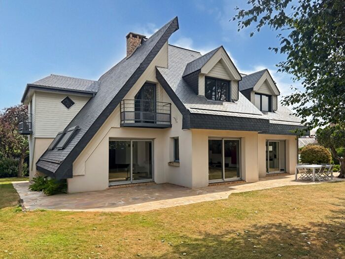 Maison 11 pièces à vendre - Le Mesnil-Esnard