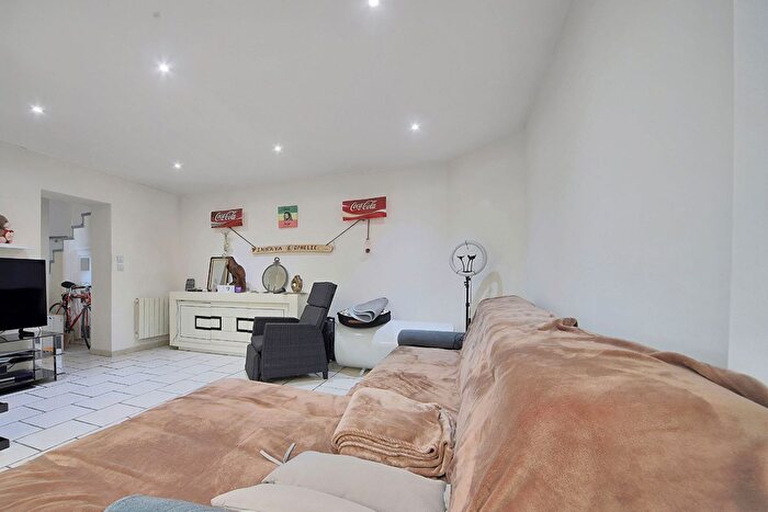 Lens, Est : Maison 8 pièces à vendre