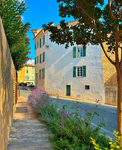 Maison à vendre - Flassans-sur-Issole - 6 pièces - 5 chambres