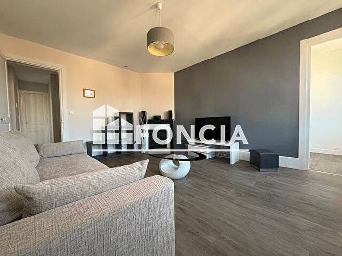 Centre Nord, Vouziers : Appartement 4 pièces à louer