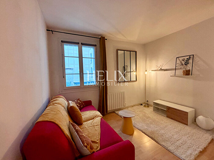 Appartement à louer - Saint-Germain-en-Laye, Centre-ville, Quartiers forestiers - 1 pièce